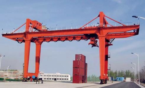 The Difference Between RMG Cranes And RTG Cranes